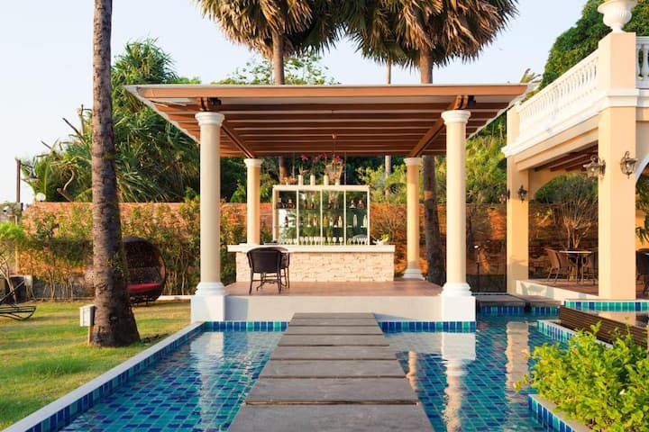 Chilling 9 Bedroom Pool Villa By The Chalong Beach - Phuket district, Thailand
