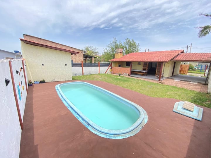 Casa C/ Piscina A 230m Da Praia - Tramandaí