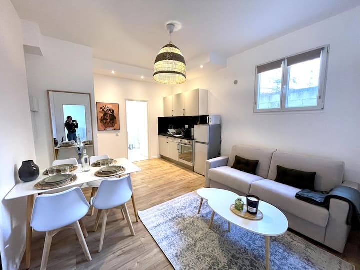Joli 2 Pièces Avec Terrasse, Proche Mer - Nizza