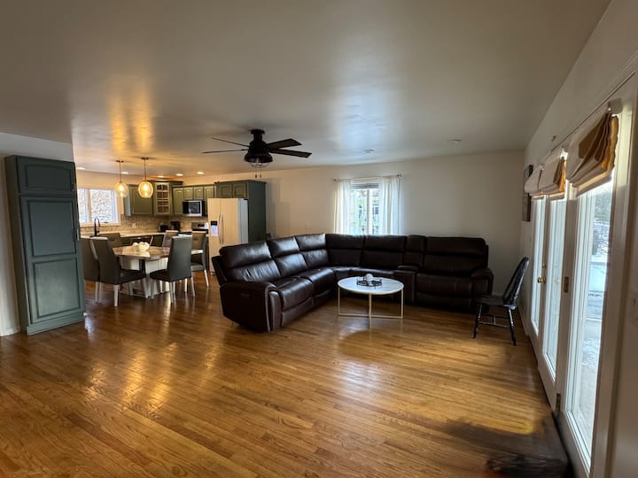 Cozy Lakeview Retreat-steps From Beaches Of Miller - Gary, IN