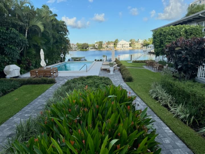 Chic & Clean Waterfront Condo/delray Beach. - Delray Beach, FL