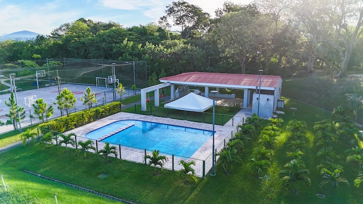 Casa Espaciosa En Residencial Privada - El Salvador