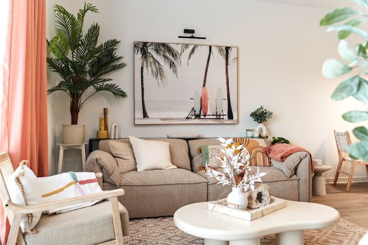 Welcome Canary: Garden Retreat - Lakeland, FL