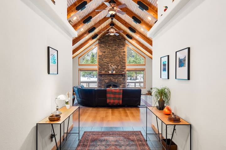 Quail Oaks Lodge - McCloud, CA