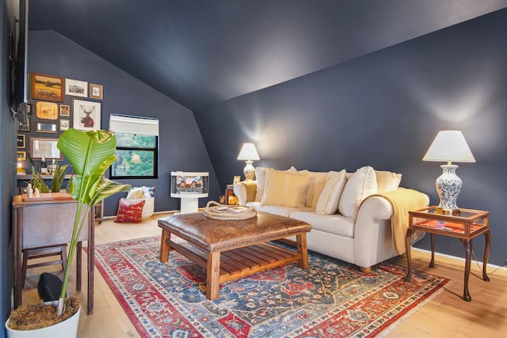 "The Diana" Garden Loft - Rustic Atlanta Getaway - McDonough, GA