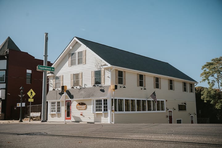 Hampton Bays Hotel, Queen Room - Hamptons, NY