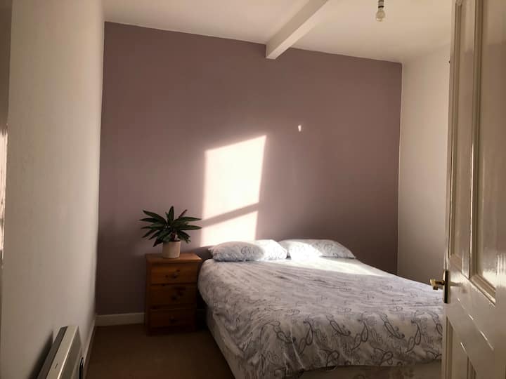 Specious Apartment By The Beach - Edinburgh, UK