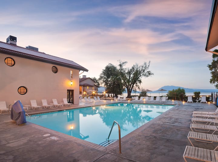 Cozy Two-bedroom Retreat In Clearlake! - Nice, CA