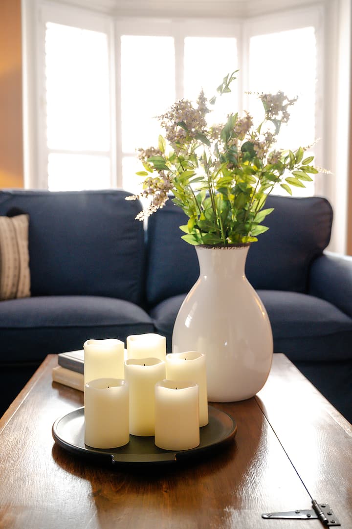 The Place | A Chic Bloomfield Retreat With Hot Tub - Prince Edward County