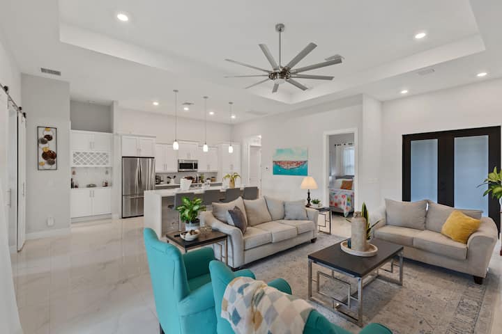 Stylish 3br Home-breakfast Included, Near Beaches! - Lehigh Acres, FL