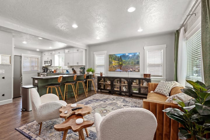 Vintage Vault! Hottub, Backyard, Downtown Cda - Coeur d'Alene, ID