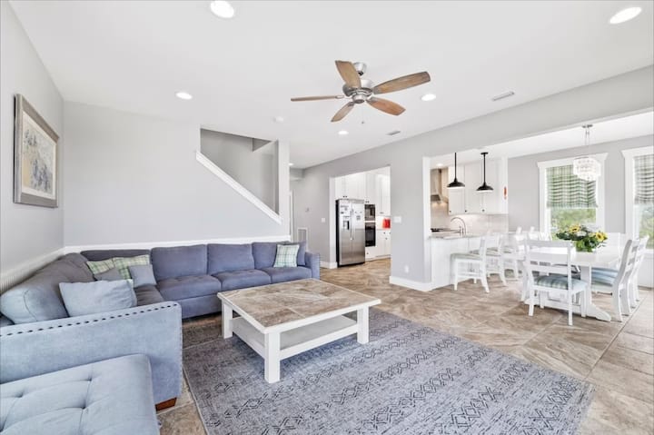 Salinas Sunrise: Luxury 3k+ Sqft Beach & Bay Views - Cape San Blas, FL