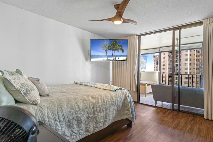 Ocean View | Walk To Mall | Free Parking, W/d, Ac - Ewa Beach, HI