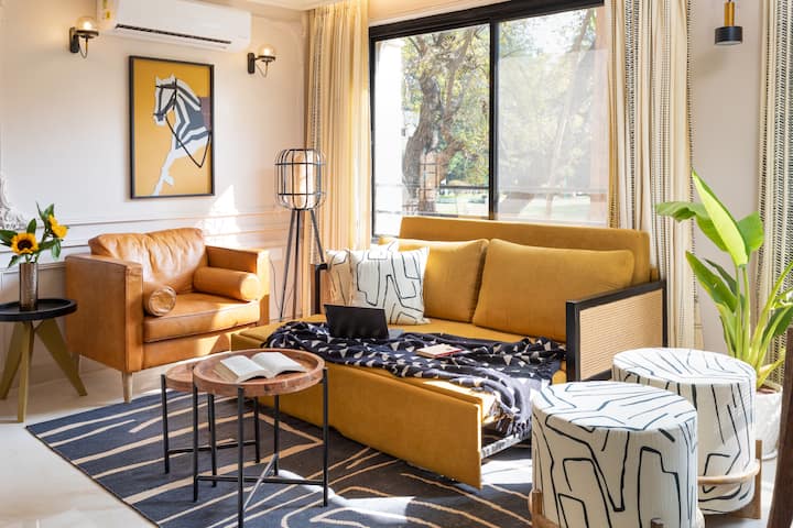 Orchid 2bhk Suite In Koregaon Park With Balcony - Pune