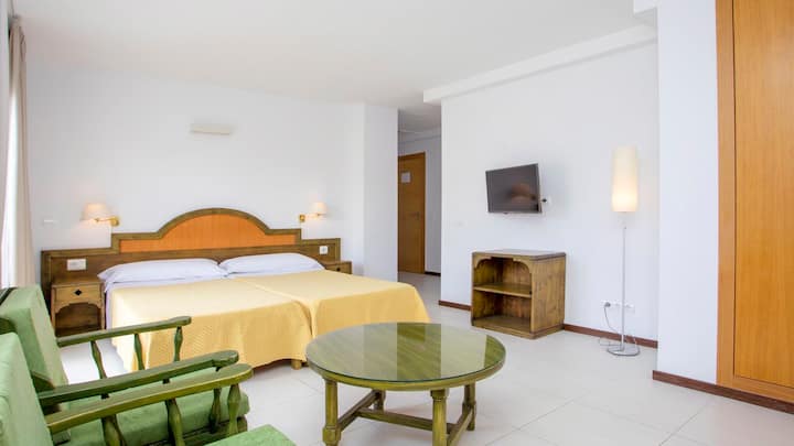 Cozy Studio In Santa Eulalia Heart 50m Beach - Ibiza