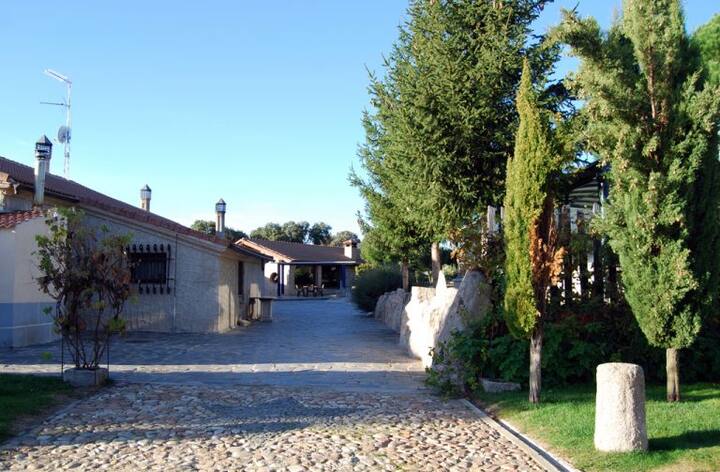 Casa 1 Y Barraca Con Piscina - Ávila