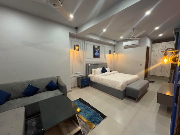 "Cozy Affordable Stay In Karachi - Karachi