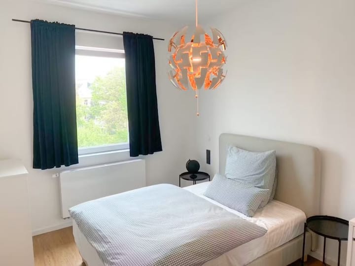 3 Bedroom Apartment Near Grünburgweg - Bad Vilbel
