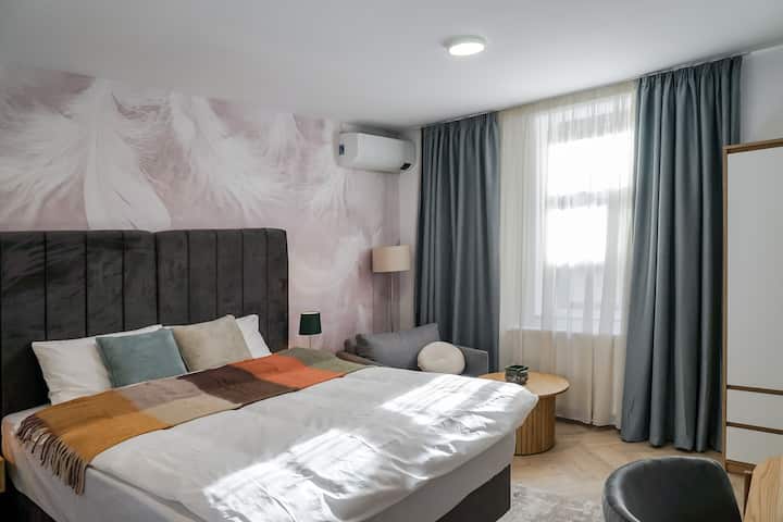 Arghezi Suites – A Corner Of Gentle Light - Bukarest