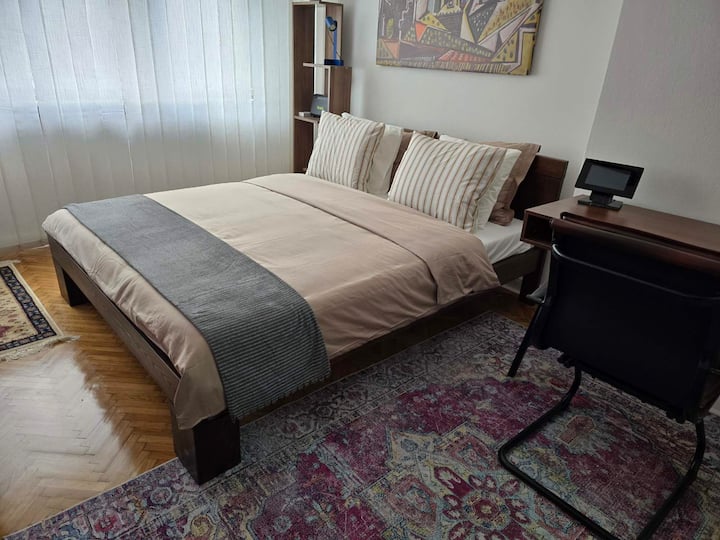 Located Between Hilton & Metropol Hotels - Belgrade