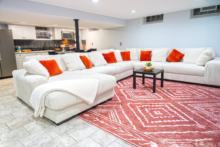 Detroit 4br | Near Henry Ford - Dearborn, MI