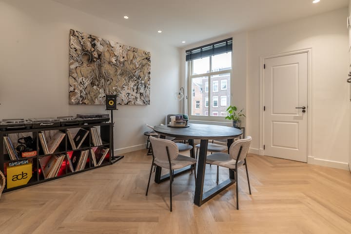 Renovated City Centre Apartment - Ámsterdam