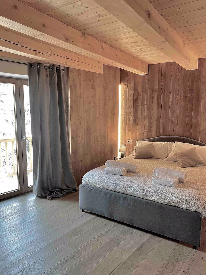 Boutique Alpine One Bedroom - Courmayeur
