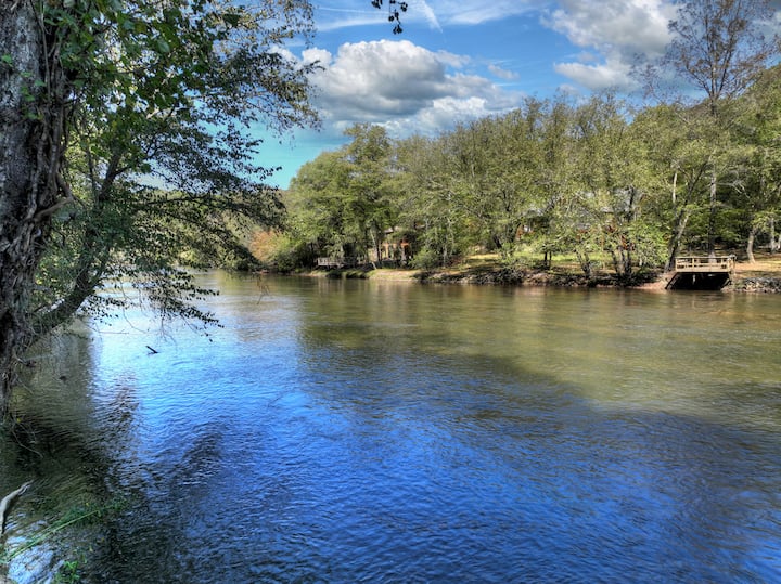 Smokey's Place | Free Night Offer! - Mineral Bluff, GA