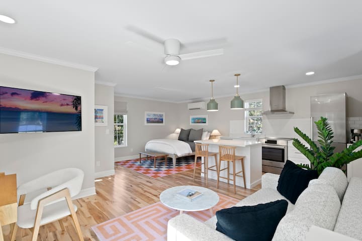 Boutique St. Pete Retreat | Near Beach & Downtown - Saint Petersburg, FL