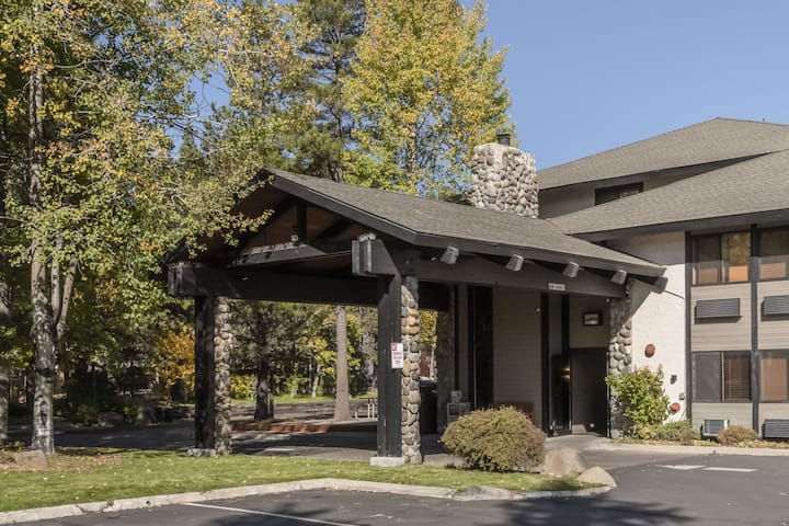 Inn @ Truckee - 2 Double Beds - Truckee, CA