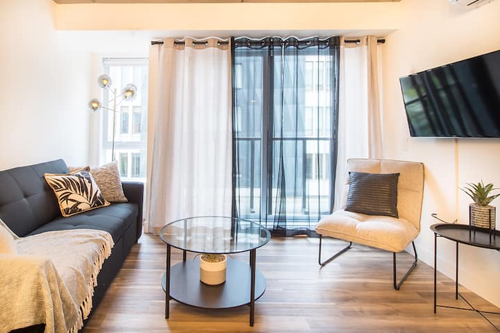 Logement De Luxe, Centre Ville Piscine - ケベック・シティー