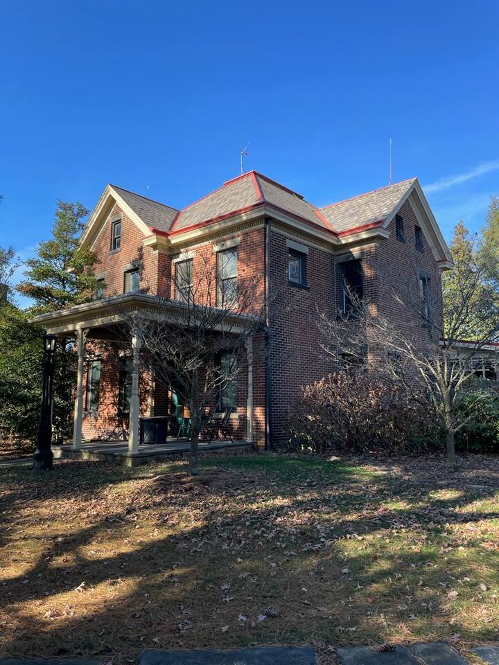 Watson's Woodland Manor - Nemacolin, PA