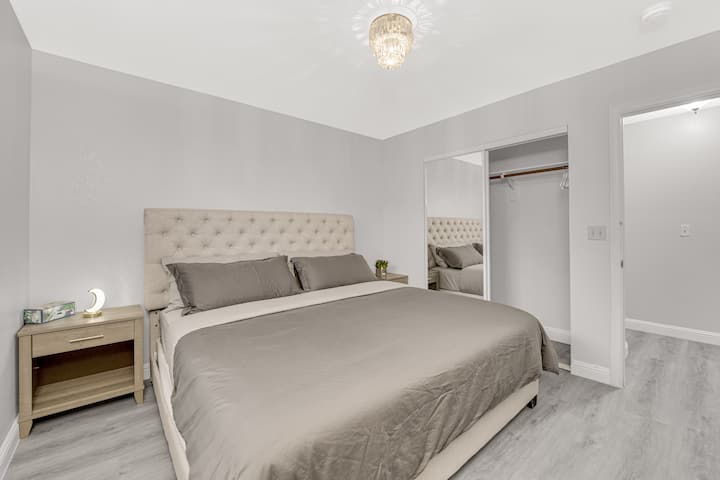 Private Bedroom Near The Strip - Las Vegas, NV