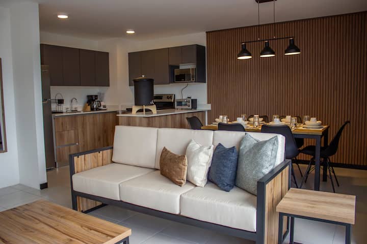 Apartamento Espacioso Y Elegante Para 8 - Guatemala