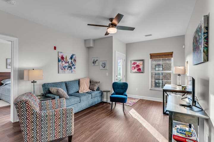 Rock Chalk Condo - Lawrence, KS