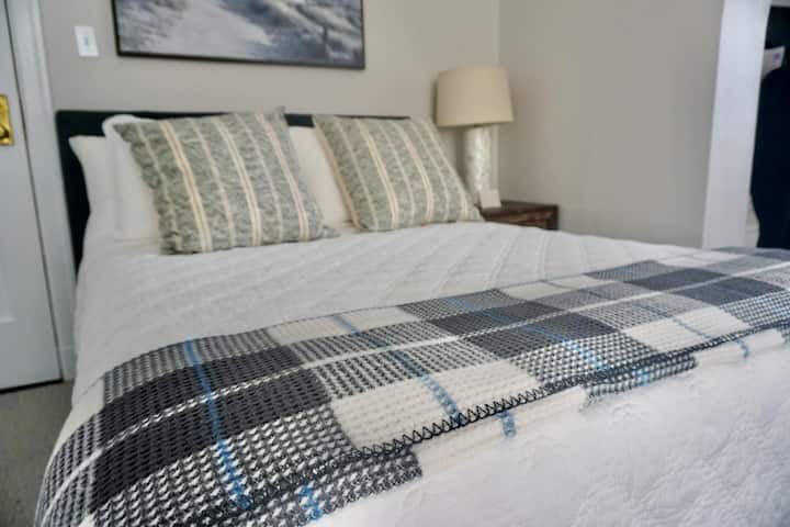 Broadmoor 2 Room Suite 309 - San Francisco, CA