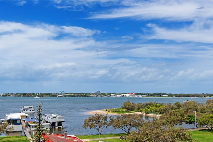 Broadwater View In Southport 1b - Gold Coast