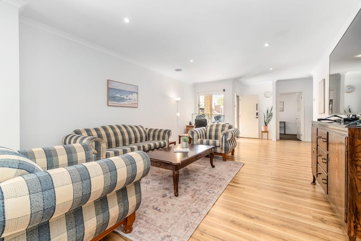 The Noble Prize *Netflix & Wifi* - Dandenong