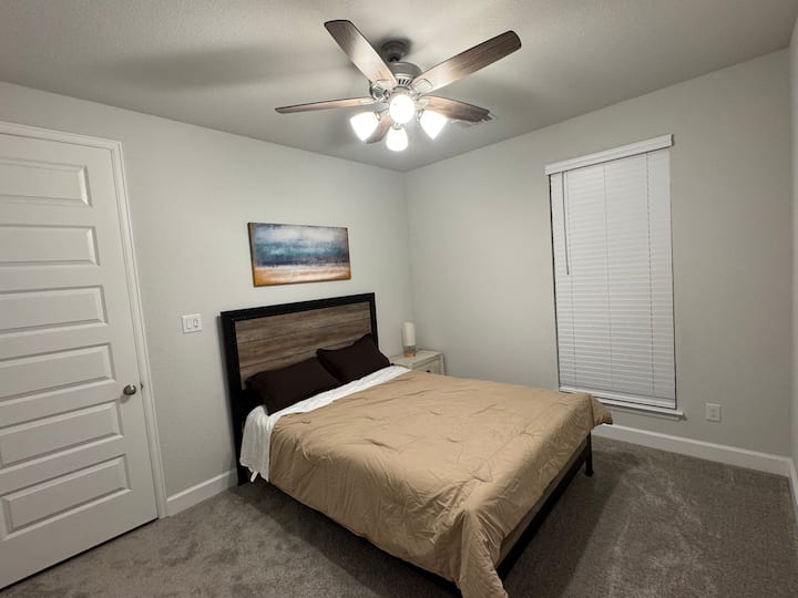 Room In Peaceful House - Kyle, TX
