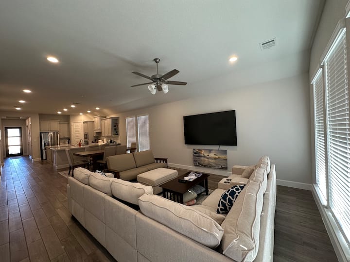 Peaceful, Well-furnished Home - Buda, TX