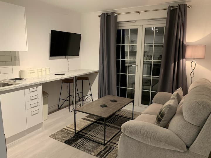 Courtyard One-bedroom Apartment - Guernsey