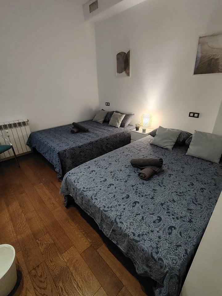 Cómoda Habitación Para 4 Céntrica Baño Privado - Madrid