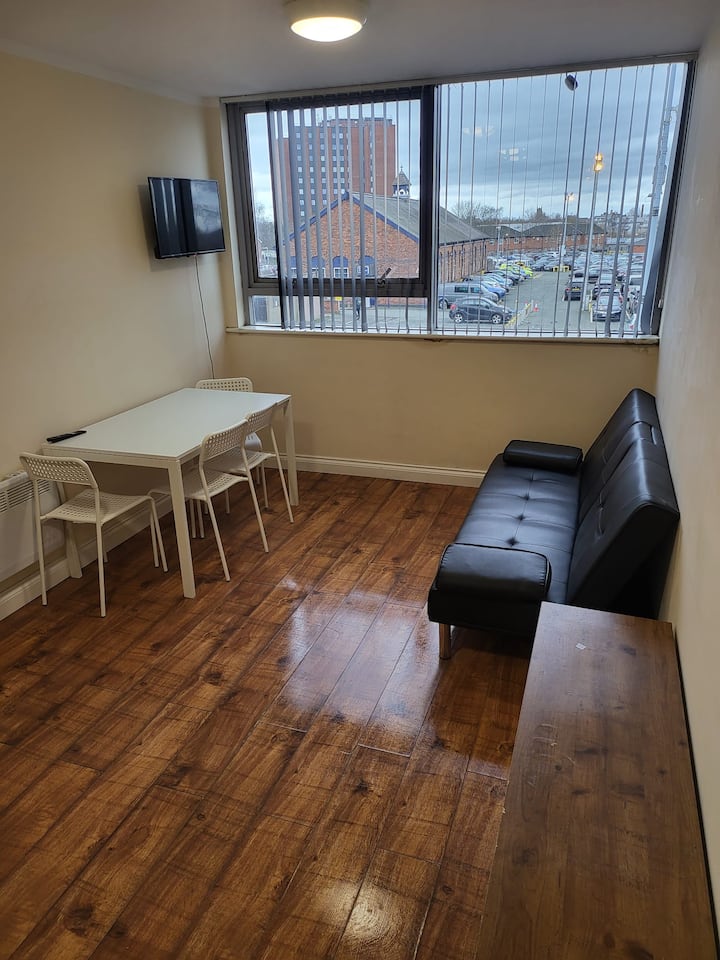 Crewe 2 Bed Apartment - Nantwich