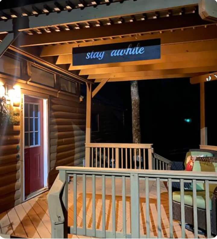 Stay Awhile @ Trailhead Cabins - Monteagle, TN