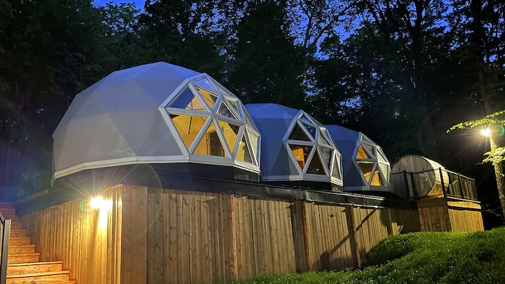 Triple Dome: 2 Bedrooms, Hot Tub, Sauna - Mont-Tremblant