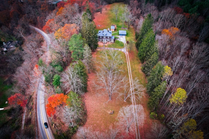 Private Manor, Hot Tub, 3 King Beds, 6 Acres - Nrg - Hilltop, WV