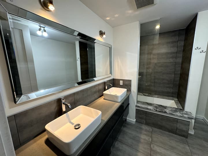 Modern Comfort In Dt Montreal - Montreal