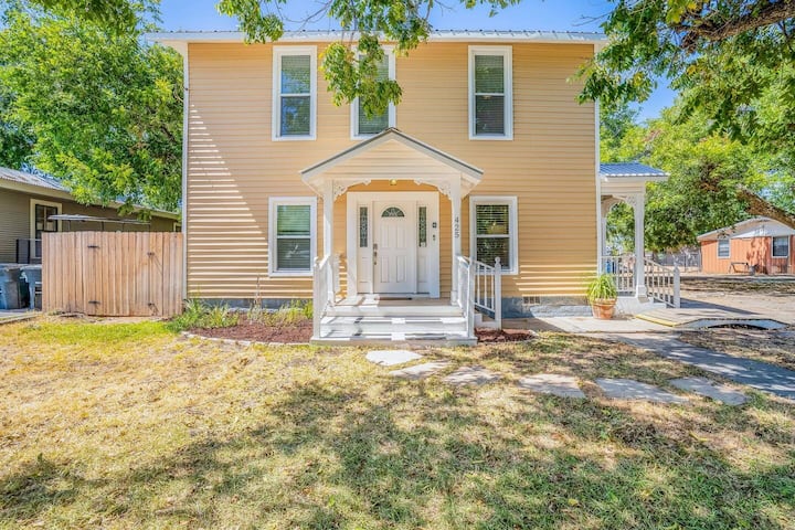 Landa Haus Unit A: Charming 2b/1b Downtown! - New Braunfels