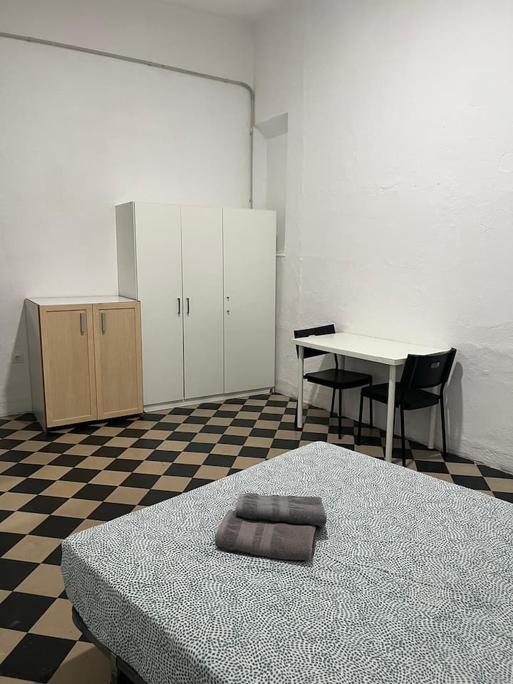 Habitación Privada Plaza Constitución - Málaga
