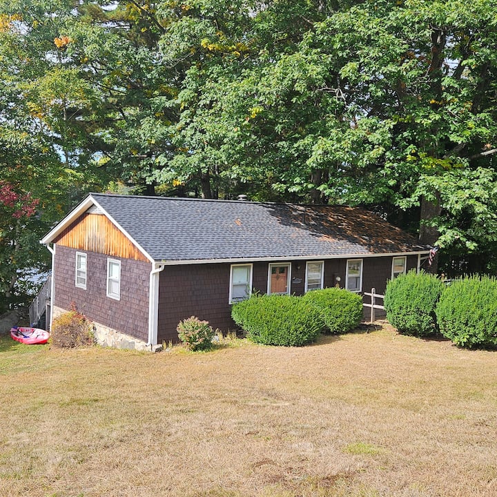 Sunapee Cottage On The Lake! - Pillsbury State Park, Washington